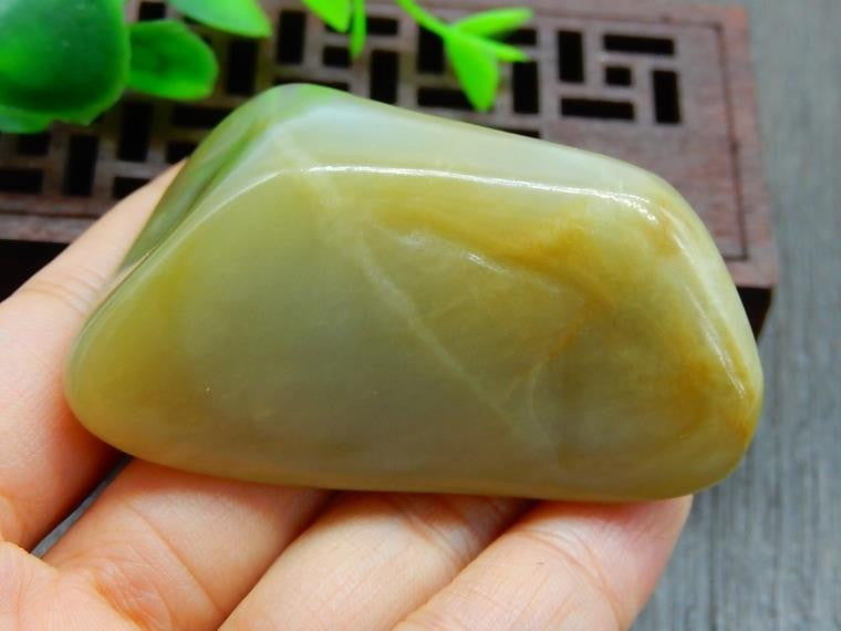 Natural Jade Rough Jadeite Raw (106g, 61X39X26mm) – Jade Nature